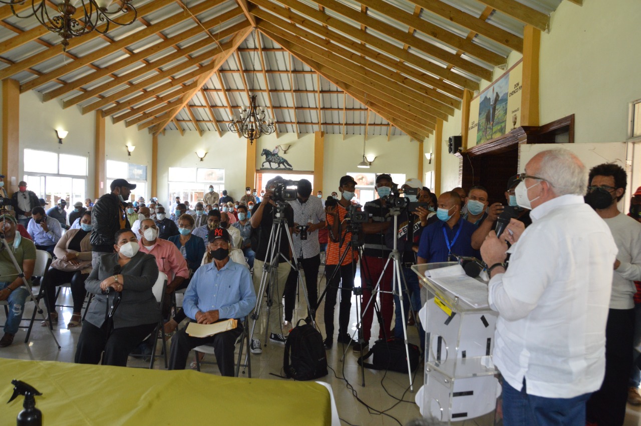 Con inversión de RD$144 millones del Bagrícola cosecheros de ajo de ...