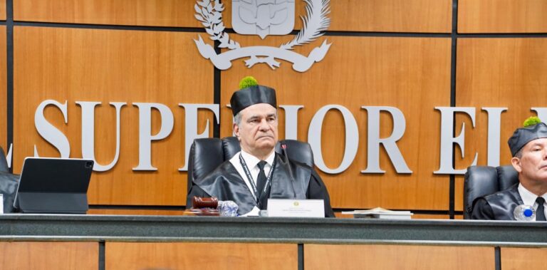 TSE ordena levantar embargo de cuentas del PHD y reconoce a Ramón ...